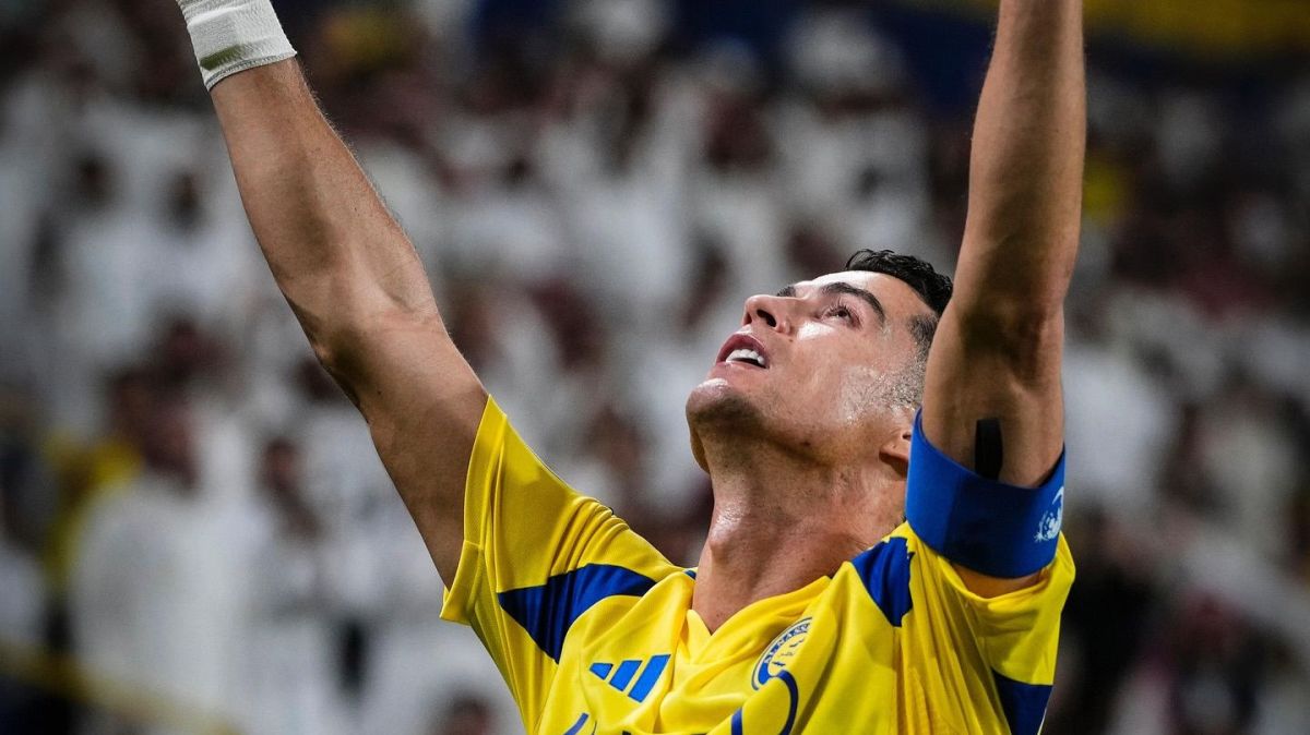 Ronaldo and stars show off new kit - The Portugal News