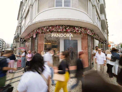 Pandora opens largest store in Portugal - The Portugal News