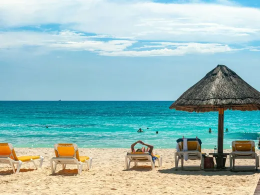 Algarve to introduce beach maps to end confusion over beach umbrellas ...