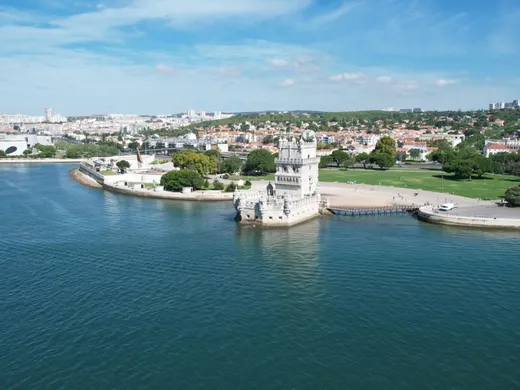 Record breaking property prices - The Portugal News
