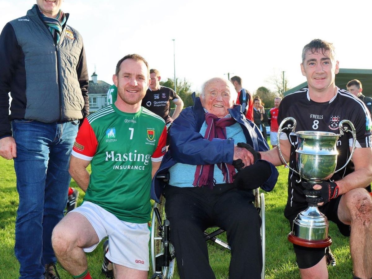 GAA Icon Mick Loftus has Sculpture Unveiled - The Portugal News