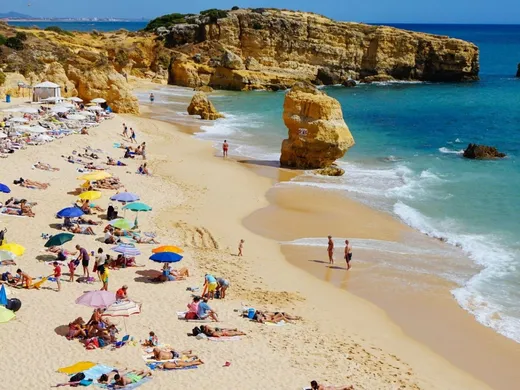 Algarve prices up 8-10% - The Portugal News